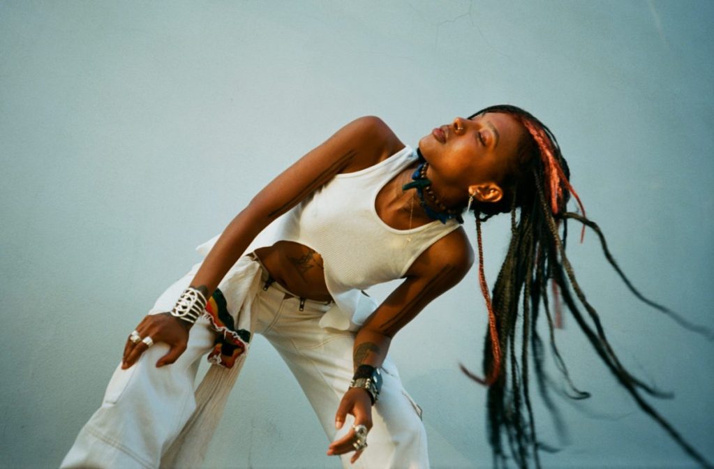 Multi-faceted Alewya drops powerful new single 'Let Go' via Because ...